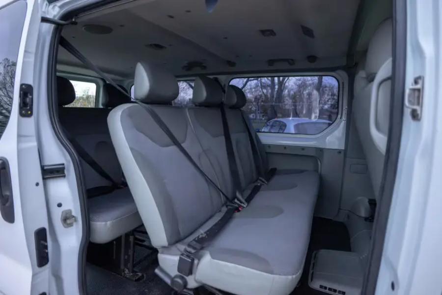 Balts Opel Vivaro 2007 Liepāja, ar dzinēja tilpumu 2.00 L un nobraukumu 365 tūkst. km par 6000 €, foto 12 vietnē AUTOMOTO.COM.LV