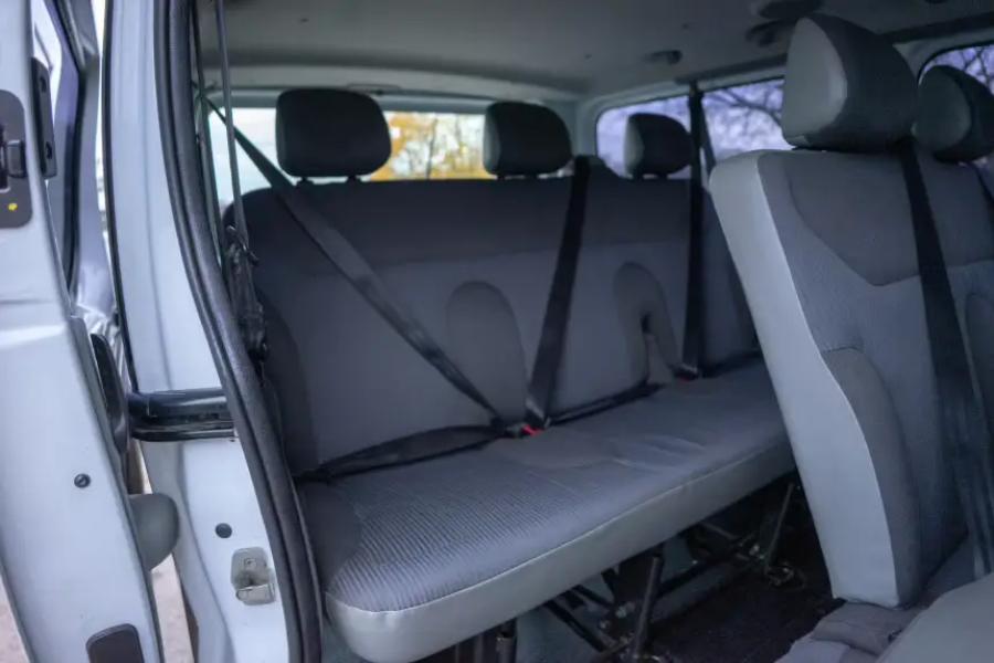 Balts Opel Vivaro 2007 Liepāja, ar dzinēja tilpumu 2.00 L un nobraukumu 365 tūkst. km par 6000 €, foto 13 vietnē AUTOMOTO.COM.LV