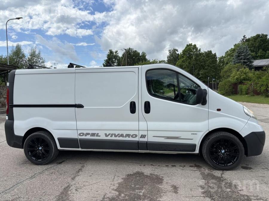 White Opel Vivaro 2007 in Ogre, with an engine capacity of 2.00 L and mileage of 230 thousand km for 4300 €, photo 5 on AUTOMOTO.COM.LV