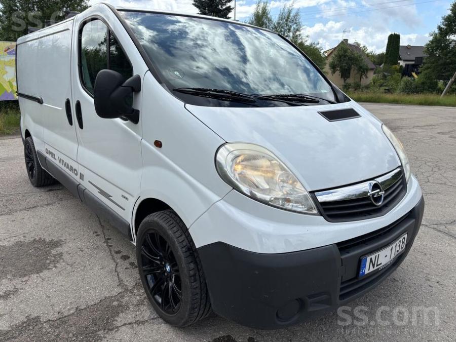 White Opel Vivaro 2007 in Ogre, with an engine capacity of 2.00 L and mileage of 230 thousand km for 4300 €, photo 6 on AUTOMOTO.COM.LV