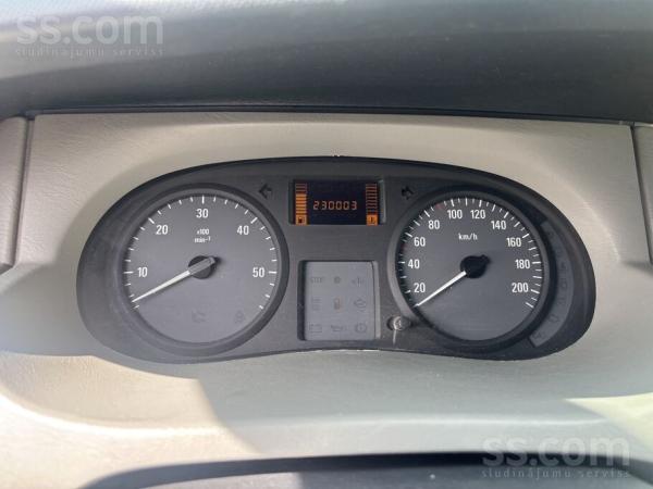 Balts Opel Vivaro 2007 Ogre, ar dzinēja tilpumu 2.00 L un nobraukumu 230 tūkst. km par 4300 €, foto 7 vietnē AUTOMOTO.COM.LV