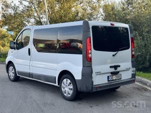 Balts Opel Vivaro 2007 Rīga, ar dzinēja tilpumu 2.00 L un nobraukumu 184 tūkst. km par 6550 €, foto 3 vietnē AUTOMOTO.COM.LV