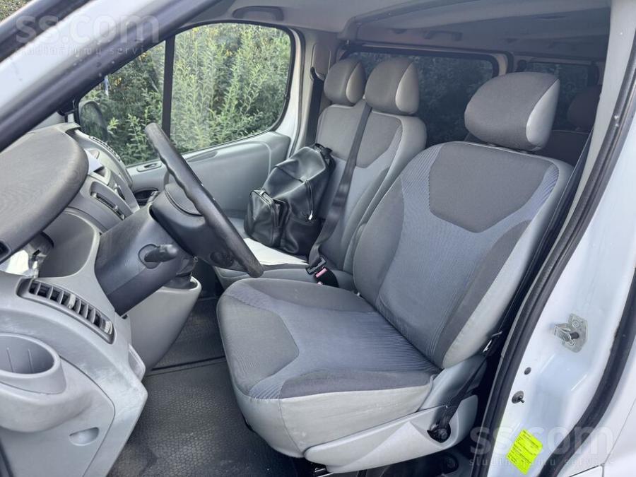 Balts Opel Vivaro 2007 Rīga, ar dzinēja tilpumu 2.00 L un nobraukumu 184 tūkst. km par 6550 €, foto 8 vietnē AUTOMOTO.COM.LV