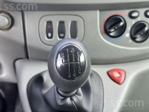 Balts Opel Vivaro 2007 Rīga, ar dzinēja tilpumu 2.00 L un nobraukumu 184 tūkst. km par 6550 €, foto 12 vietnē AUTOMOTO.COM.LV
