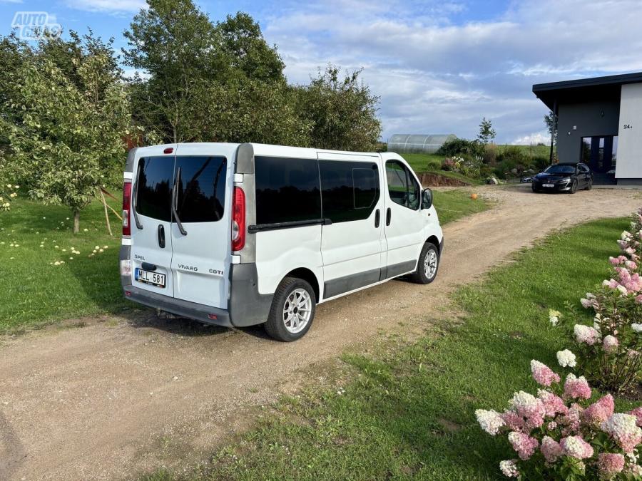 White Opel Vivaro 2007 in Utena, with an engine capacity of 2.00 L and mileage of 373 thousand km for 4200 €, photo 5 on AUTOMOTO.COM.LV