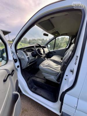 White Opel Vivaro 2007 in Utena, with an engine capacity of 2.00 L and mileage of 373 thousand km for 4200 €, photo 8 on AUTOMOTO.COM.LV