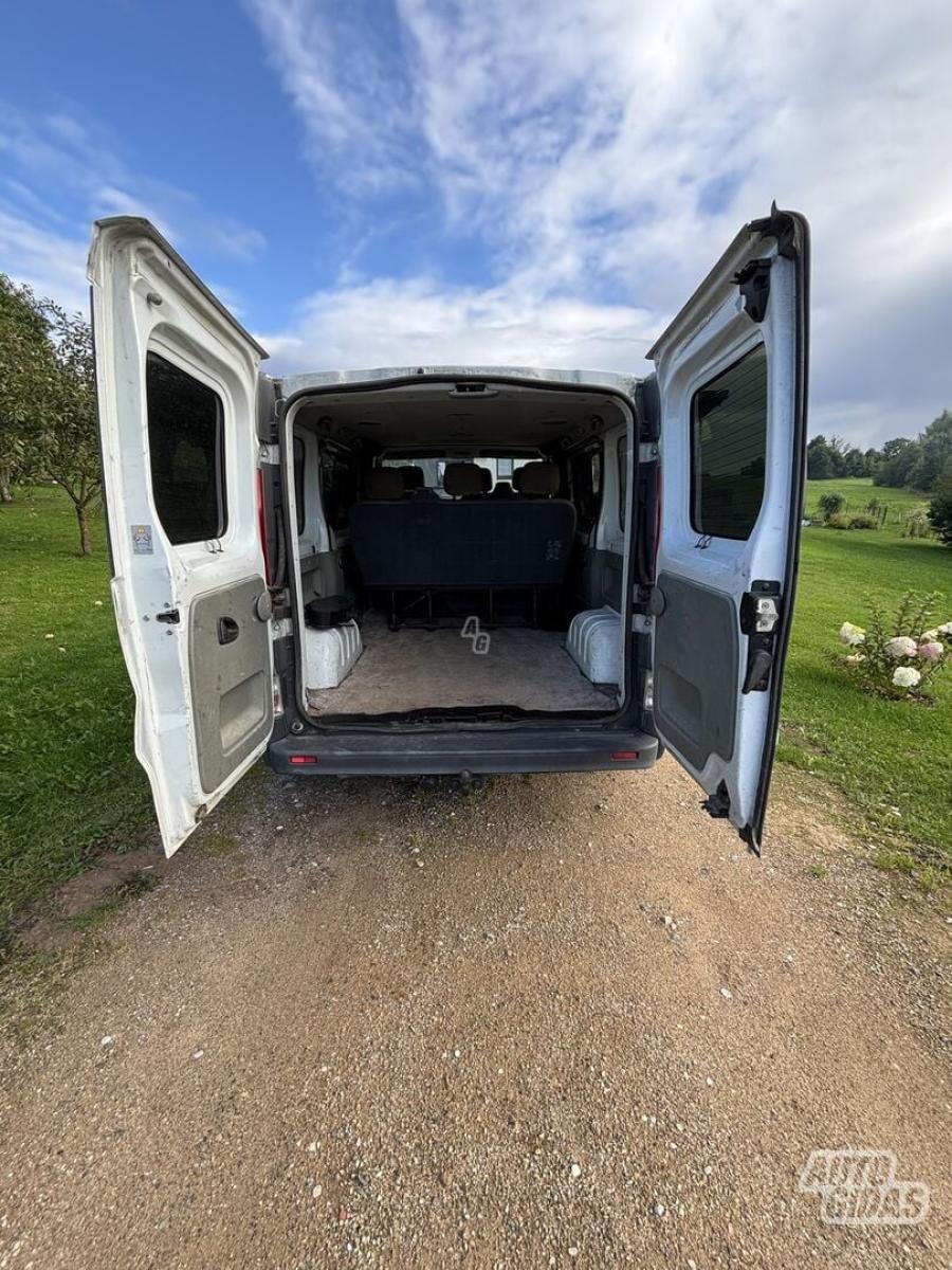 White Opel Vivaro 2007 in Utena, with an engine capacity of 2.00 L and mileage of 373 thousand km for 4200 €, photo 11 on AUTOMOTO.COM.LV