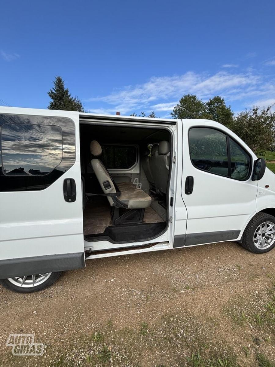 White Opel Vivaro 2007 in Utena, with an engine capacity of 2.00 L and mileage of 373 thousand km for 4200 €, photo 12 on AUTOMOTO.COM.LV
