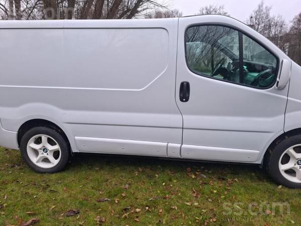 White Opel Vivaro 2008 in Liepaja, with an engine capacity of 2.00 L and mileage of 199 thousand km for 5000 €, photo 4 on AUTOMOTO.COM.LV