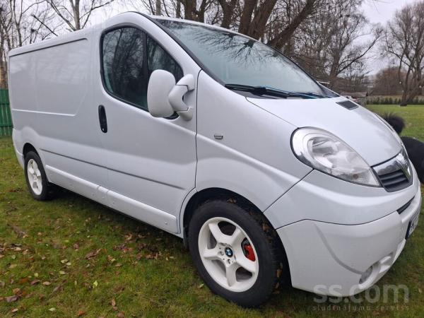 White Opel Vivaro 2008 in Liepaja, with an engine capacity of 2.00 L and mileage of 199 thousand km for 5000 €, photo 5 on AUTOMOTO.COM.LV