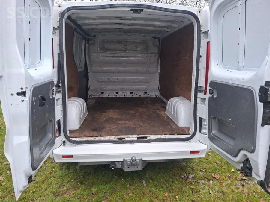 Balts Opel Vivaro 2008 Liepāja, ar dzinēja tilpumu 2.00 L un nobraukumu 199 tūkst. km par 5000 €, foto 7 vietnē AUTOMOTO.COM.LV