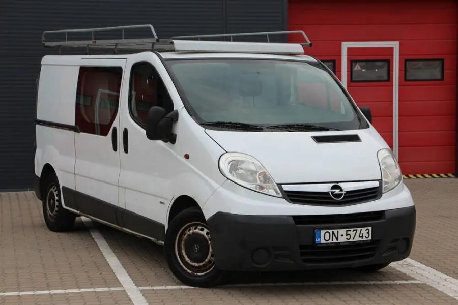 White Opel Vivaro 2008 in Marupe, with an engine capacity of 2.00 L and mileage of 323 thousand km for 6250 €, photo 1 on AUTOMOTO.COM.LV