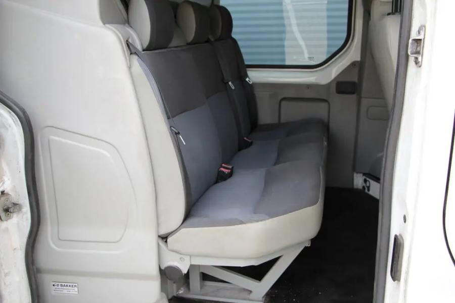 White Opel Vivaro 2008 in Marupe, with an engine capacity of 2.00 L and mileage of 323 thousand km for 6250 €, photo 14 on AUTOMOTO.COM.LV