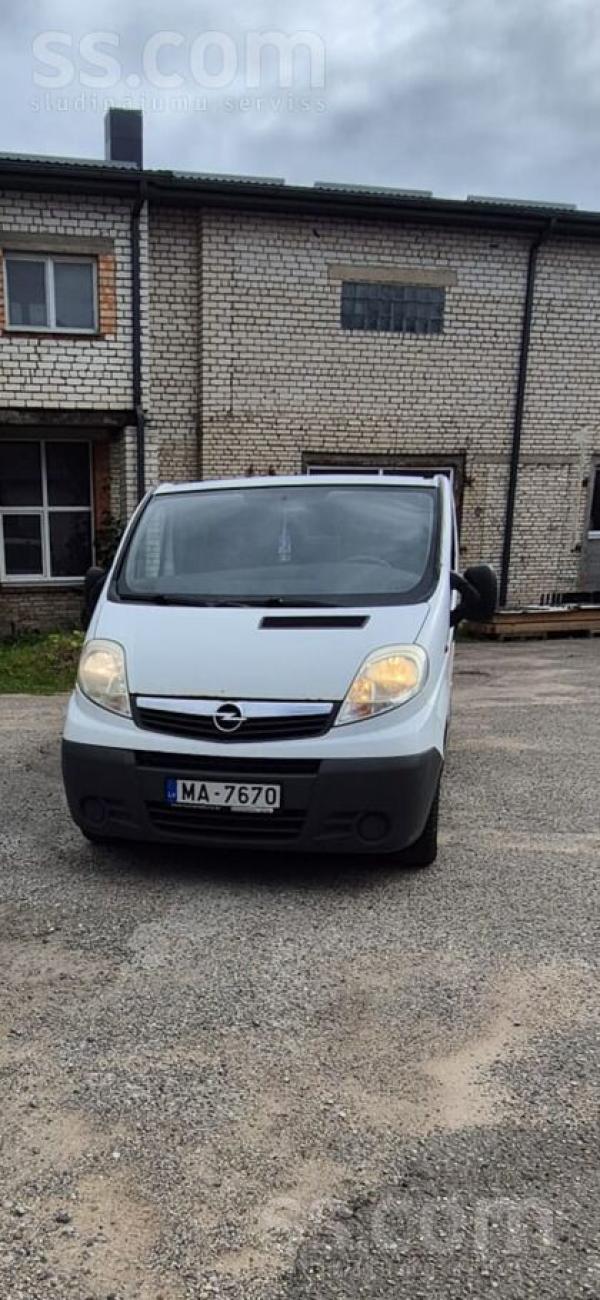 Balts Opel Vivaro 2008 Talsi, ar dzinēja tilpumu 2.50 L un nobraukumu 466 tūkst. km par 4495 €, foto 1 vietnē AUTOMOTO.COM.LV