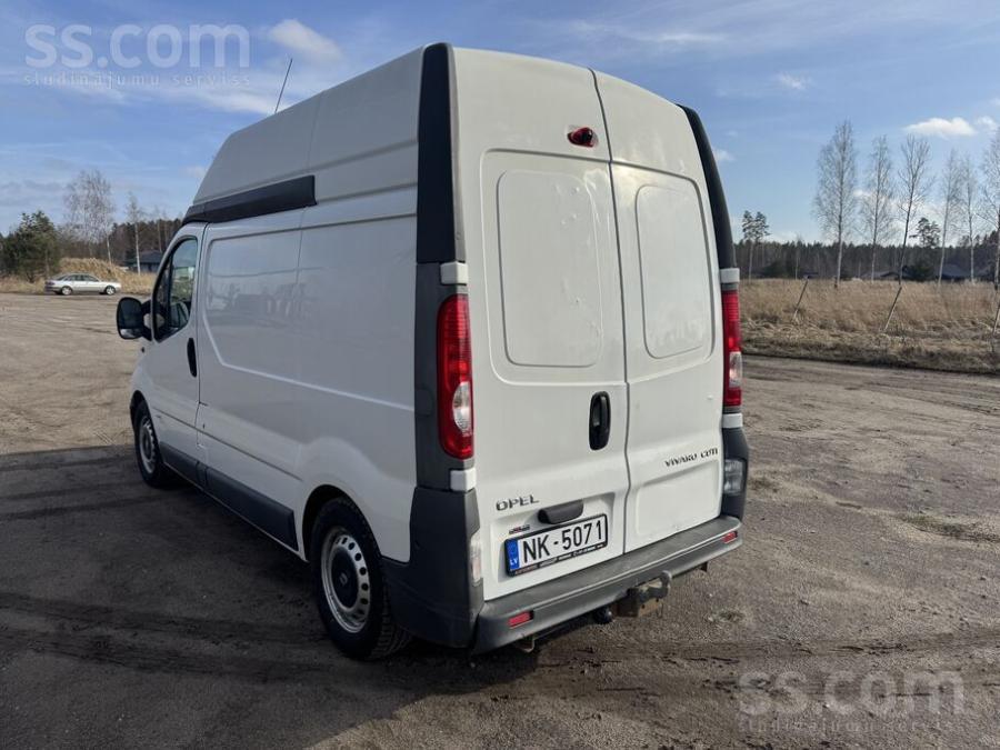 Balts Opel Vivaro 2008 Rīga, ar dzinēja tilpumu 2.00 L un nobraukumu 350 tūkst. km par 5800 €, foto 7 vietnē AUTOMOTO.COM.LV