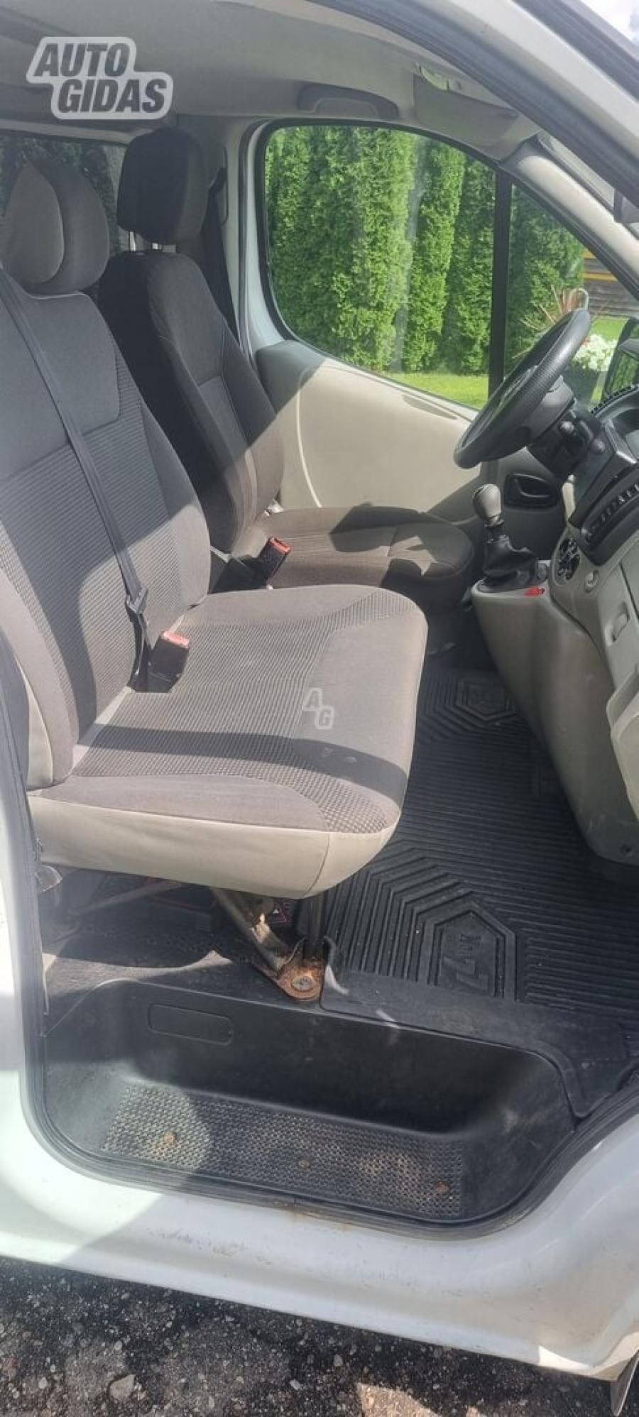 Balts Opel Vivaro 2008 Klaipėda, ar dzinēja tilpumu 2.50 L un nobraukumu 350 tūkst. km par 4500 €, foto 12 vietnē AUTOMOTO.COM.LV