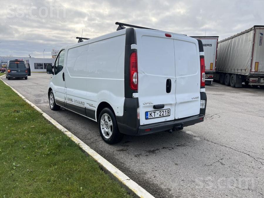 White Opel Vivaro 2009 in Riga, with an engine capacity of 2.00 L and mileage of 420 thousand km for 3700 €, photo 3 on AUTOMOTO.COM.LV