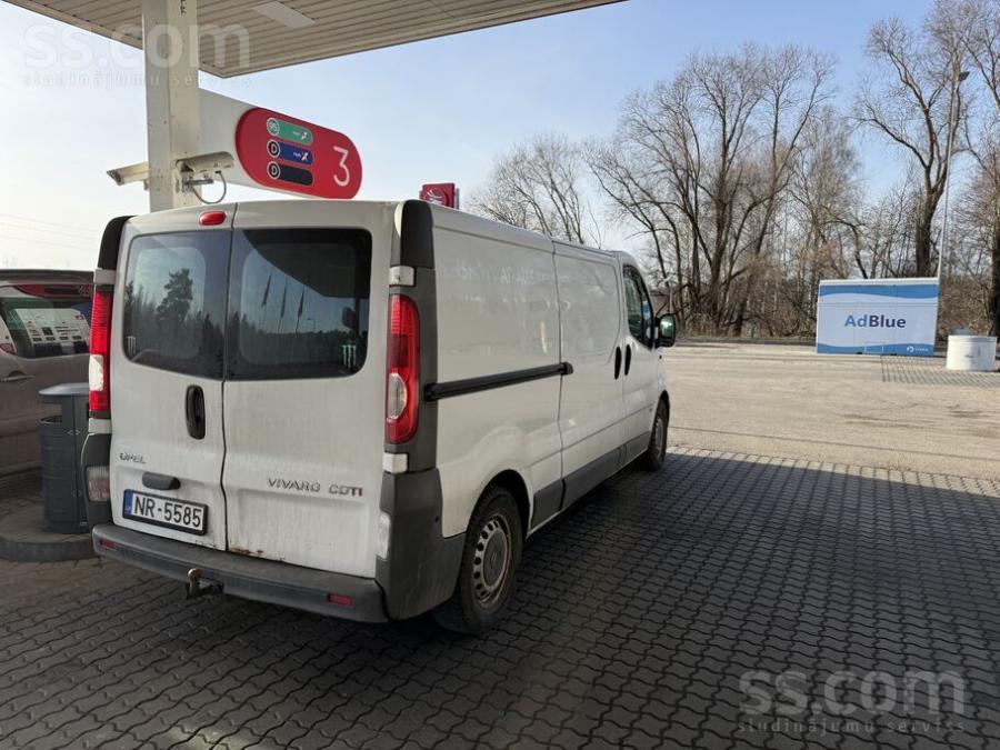 Balts Opel Vivaro 2009 Rīga, ar dzinēja tilpumu 2.50 L un nobraukumu 354 tūkst. km par 5200 €, foto 5 vietnē AUTOMOTO.COM.LV