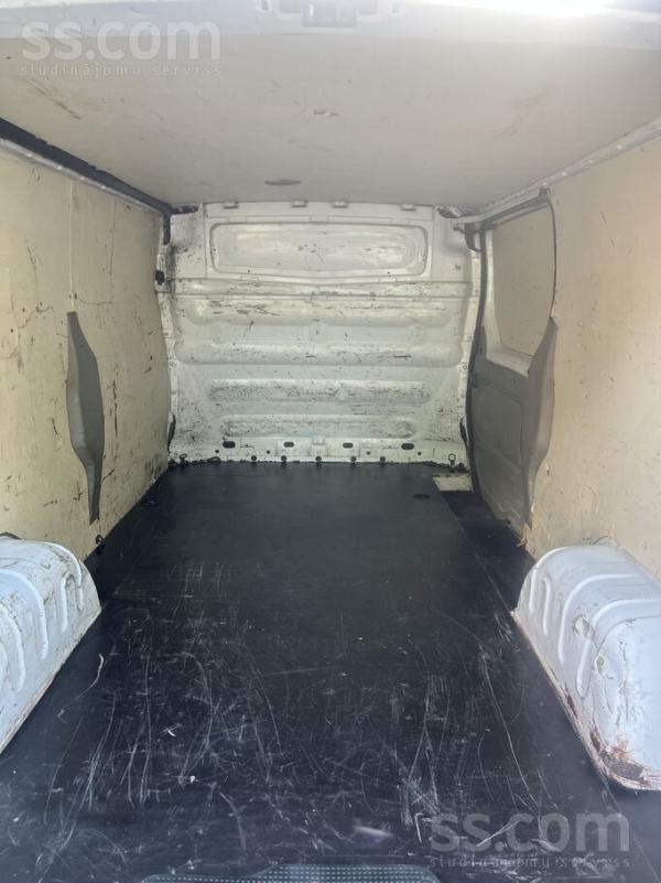 White Opel Vivaro 2009 in Bauska, with an engine capacity of 2.00 L and mileage of 0 thousand km for 4200 €, photo 5 on AUTOMOTO.COM.LV