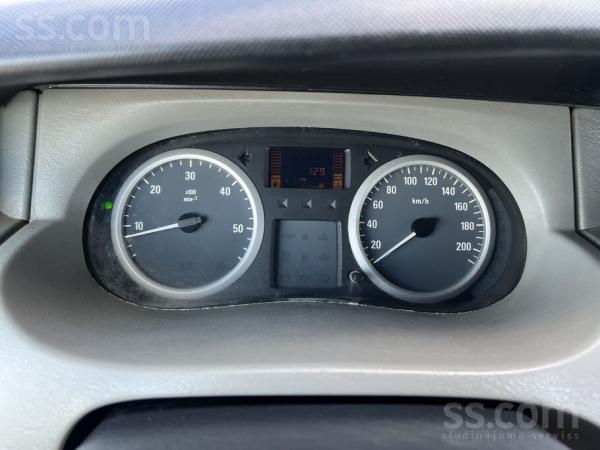 White Opel Vivaro 2009 in Bauska, with an engine capacity of 2.00 L and mileage of 0 thousand km for 4200 €, photo 7 on AUTOMOTO.COM.LV