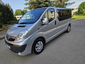 Balts Opel Vivaro 2009 Jēkabpils, ar dzinēja tilpumu 2.50 L un nobraukumu 418 tūkst. km par 5490 €, foto  vietnē AUTOMOTO.COM.LV