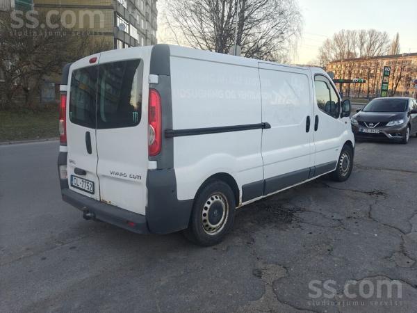 White Opel Vivaro 2009 in Riga, with an engine capacity of 2.50 L and mileage of 354 thousand km for 3800 €, photo 4 on AUTOMOTO.COM.LV