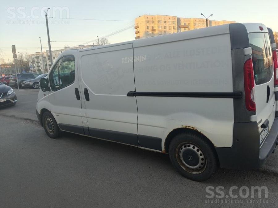 White Opel Vivaro 2009 in Riga, with an engine capacity of 2.50 L and mileage of 354 thousand km for 3800 €, photo 6 on AUTOMOTO.COM.LV