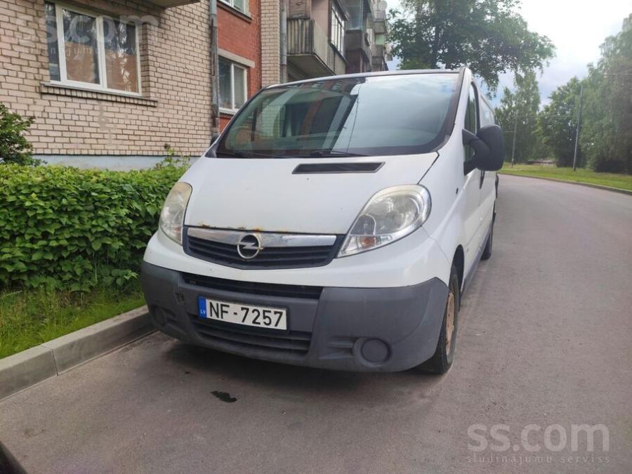 Balts Opel Vivaro 2009 Rīga, ar dzinēja tilpumu 2.50 L un nobraukumu 382 tūkst. km par 1900 €, foto 1 vietnē AUTOMOTO.COM.LV
