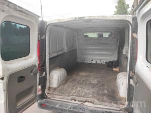 Balts Opel Vivaro 2009 Rīga, ar dzinēja tilpumu 2.50 L un nobraukumu 382 tūkst. km par 1900 €, foto 5 vietnē AUTOMOTO.COM.LV