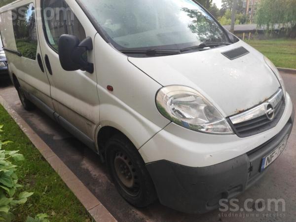 Balts Opel Vivaro 2009 Rīga, ar dzinēja tilpumu 2.50 L un nobraukumu 382 tūkst. km par 1900 €, foto 5 vietnē AUTOMOTO.COM.LV