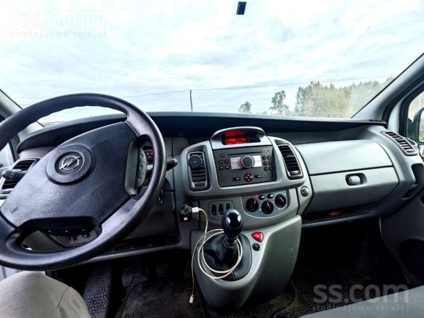 Balts Opel Vivaro 2009 Rīga, ar dzinēja tilpumu 2.00 L un nobraukumu 255 tūkst. km par 5000 €, foto 7 vietnē AUTOMOTO.COM.LV