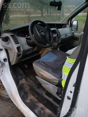 Balts Opel Vivaro 2009 Rīga, ar dzinēja tilpumu 2.00 L un nobraukumu 396 tūkst. km par 2850 €, foto 3 vietnē AUTOMOTO.COM.LV