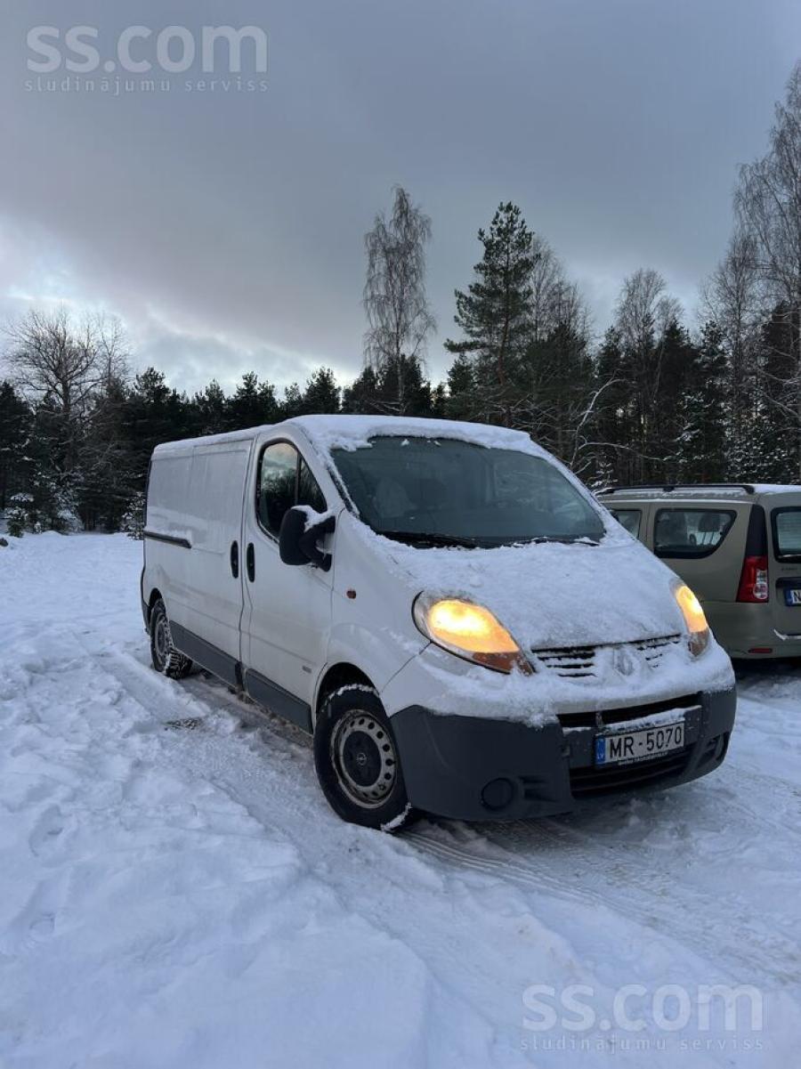Balts Opel Vivaro 2010 Liepāja, ar dzinēja tilpumu 2.00 L un nobraukumu 406 tūkst. km par 4300 €, foto 1 vietnē AUTOMOTO.COM.LV