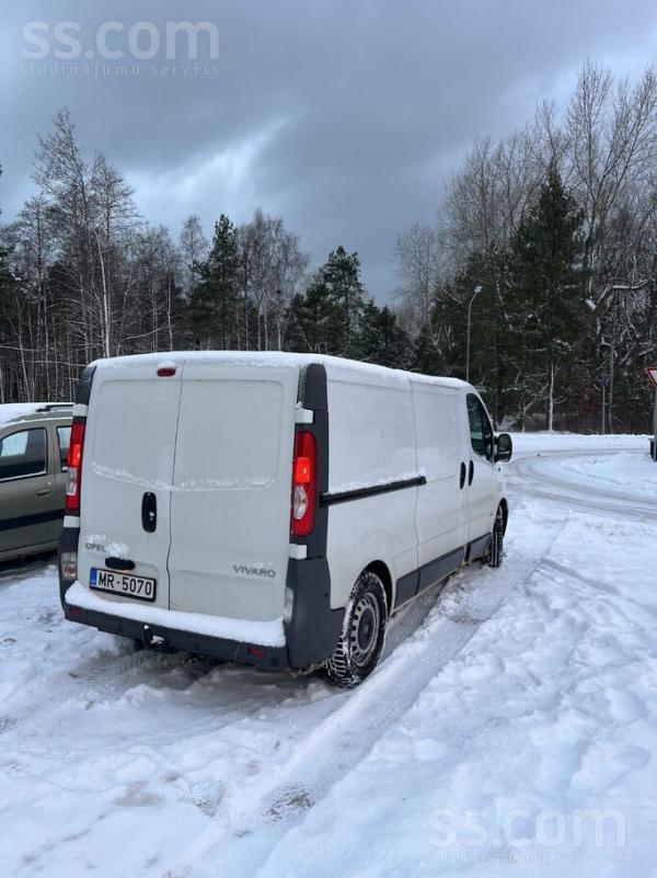 White Opel Vivaro 2010 in Liepaja, with an engine capacity of 2.00 L and mileage of 406 thousand km for 4300 €, photo 4 on AUTOMOTO.COM.LV