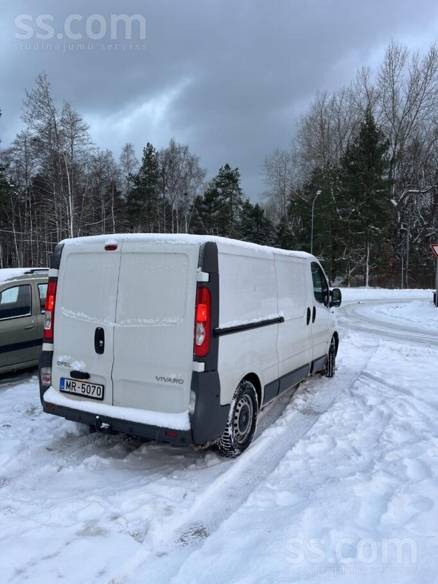 Balts Opel Vivaro 2010 Liepāja, ar dzinēja tilpumu 2.00 L un nobraukumu 406 tūkst. km par 4300 €, foto 4 vietnē AUTOMOTO.COM.LV