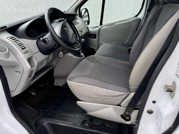 White Opel Vivaro 2010 in Jelgava, with an engine capacity of 2.00 L and mileage of 0 thousand km for 5500 €, photo 8 on AUTOMOTO.COM.LV