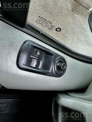 Balts Opel Vivaro 2010 Jelgava, ar dzinēja tilpumu 2.00 L un nobraukumu 0 tūkst. km par 5500 €, foto 12 vietnē AUTOMOTO.COM.LV