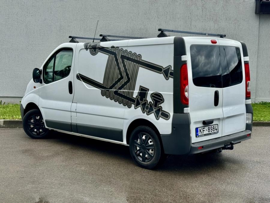White Opel Vivaro 2010 in Riga, with an engine capacity of 2.00 L and mileage of 254 thousand km for 5950 €, photo 3 on AUTOMOTO.COM.LV