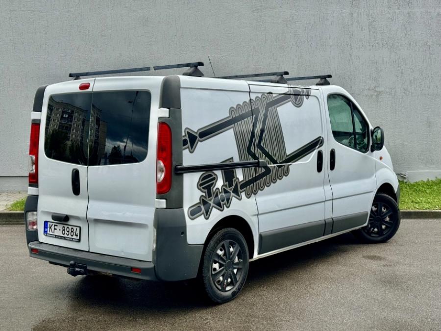 White Opel Vivaro 2010 in Riga, with an engine capacity of 2.00 L and mileage of 254 thousand km for 5950 €, photo 6 on AUTOMOTO.COM.LV