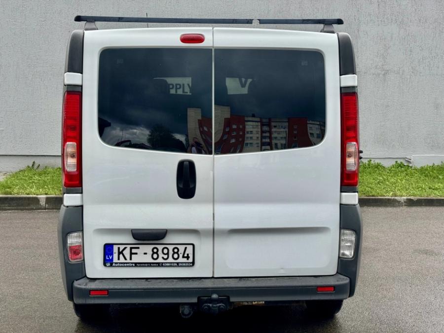 White Opel Vivaro 2010 in Riga, with an engine capacity of 2.00 L and mileage of 254 thousand km for 5950 €, photo 7 on AUTOMOTO.COM.LV