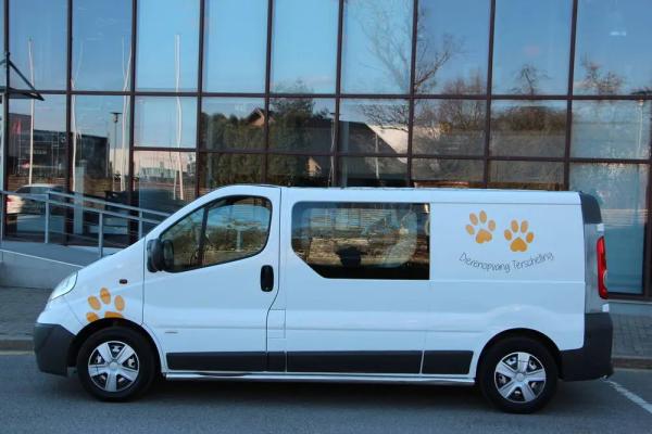 White Opel Vivaro 2010 in Marupe, with an engine capacity of 2.00 L and mileage of 323 thousand km for 6150 €, photo 9 on AUTOMOTO.COM.LV