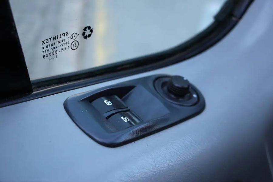 Balts Opel Vivaro 2010 Mārupe, ar dzinēja tilpumu 2.00 L un nobraukumu 323 tūkst. km par 6150 €, foto 17 vietnē AUTOMOTO.COM.LV