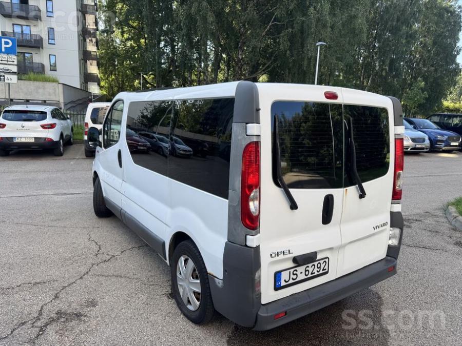 White Opel Vivaro 2010 in Riga, with an engine capacity of 2.00 L and mileage of 392 thousand km for 2992 €, photo 5 on AUTOMOTO.COM.LV