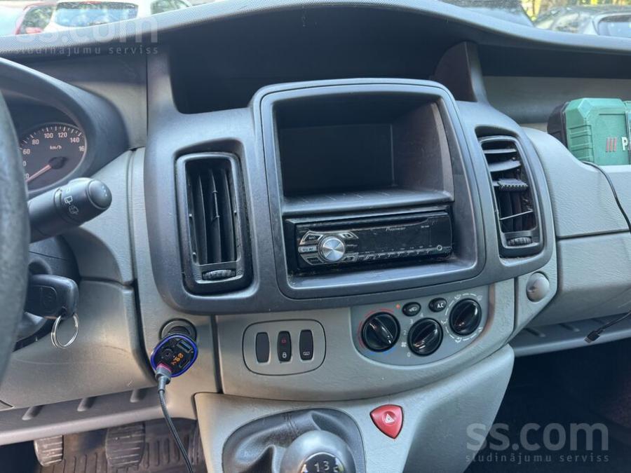 White Opel Vivaro 2010 in Riga, with an engine capacity of 2.00 L and mileage of 392 thousand km for 2992 €, photo 9 on AUTOMOTO.COM.LV