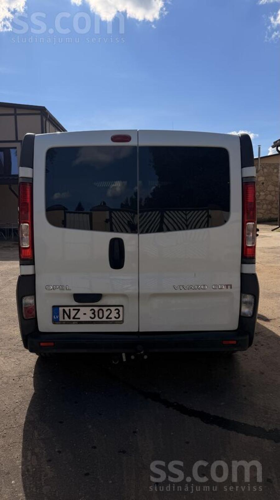 Balts Opel Vivaro 2010 Daugavpils, ar dzinēja tilpumu 2.00 L un nobraukumu 261 tūkst. km par 6700 €, foto 3 vietnē AUTOMOTO.COM.LV