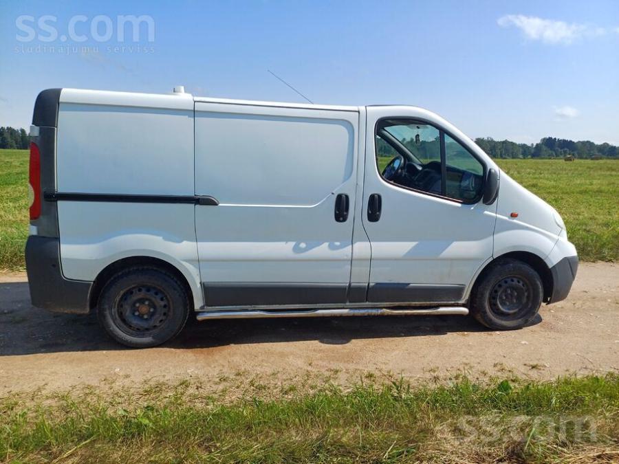 White Opel Vivaro 2011 in Riga, with an engine capacity of 2.00 L and mileage of 358 thousand km for 5000 €, photo 12 on AUTOMOTO.COM.LV