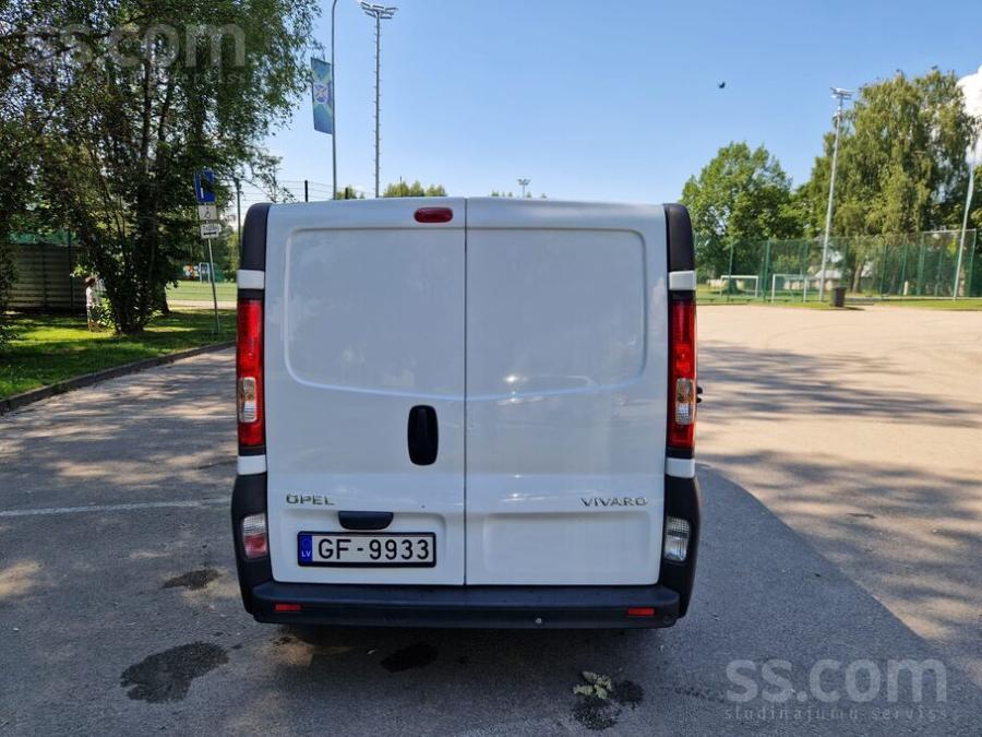 White Opel Vivaro 2011 in Riga, with an engine capacity of 2.00 L and mileage of 236 thousand km for 6050 €, photo 4 on AUTOMOTO.COM.LV