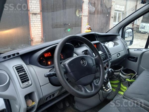 Balts Opel Vivaro 2011 Preiļi, ar dzinēja tilpumu 2.00 L un nobraukumu 0 tūkst. km par 2500 €, foto 7 vietnē AUTOMOTO.COM.LV