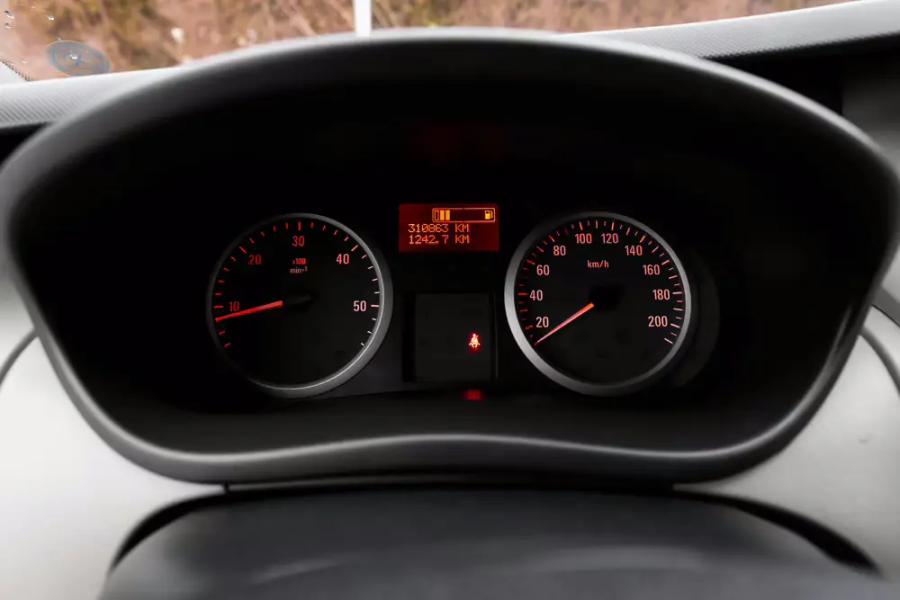 Белый Опель Виваро 2011 в Елгава, объемом двигателя 2.50 л и пробегом 310 тыс. км за 9900 €, фото 9 на AUTOMOTO.COM.LV