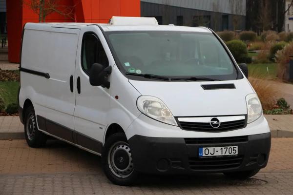 Balts Opel Vivaro 2011 Mārupe, ar dzinēja tilpumu 2.00 L un nobraukumu 244 tūkst. km par 6450 €, foto 1 vietnē AUTOMOTO.COM.LV